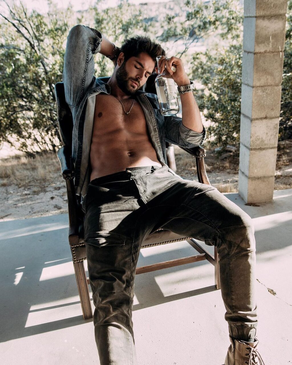 Nick Bateman นักแสดงและนายแบบดาวรุ่งชาวอเมริกัน