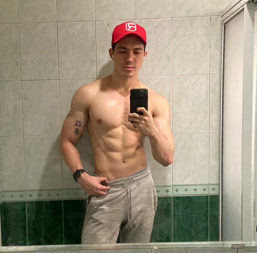 Cho Lim เทรนเนอร์หนุ่มสุดฟิตชาวฟิลิปปินส์ บอกเลยช่วงล่างแน่นมาก